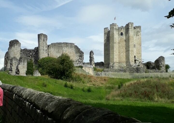 Conisbrough: England’s last Norman castle – Dewi Hargreaves