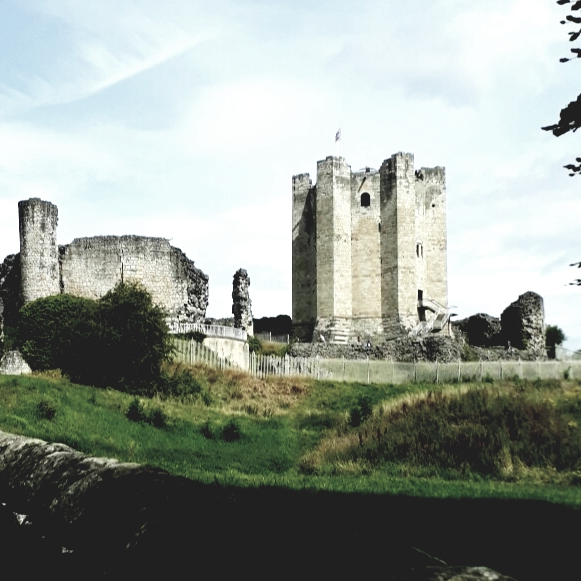 Conisbrough: England’s last Norman castle – Dewi Hargreaves